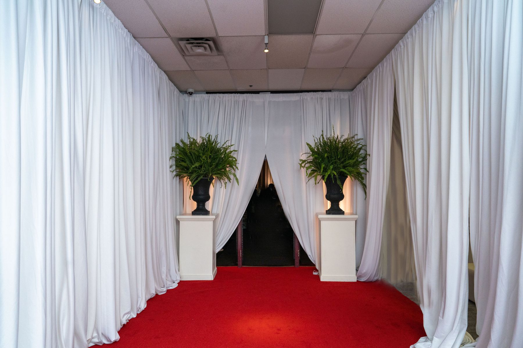 Rentals for Corporate Fundraisers that Lend a High-End Look
